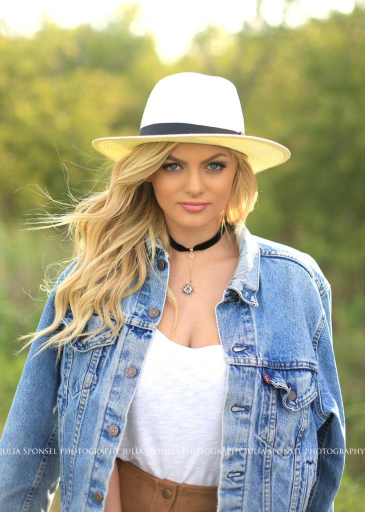 Senior Victoria » Julia Sponsel Photography